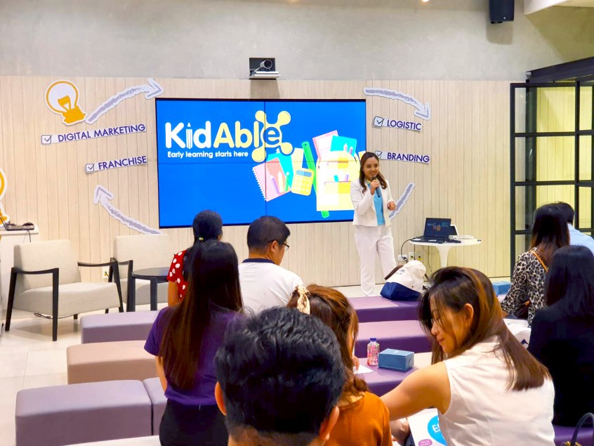 สถาบันสอนภาษาอังกฤษ จีน